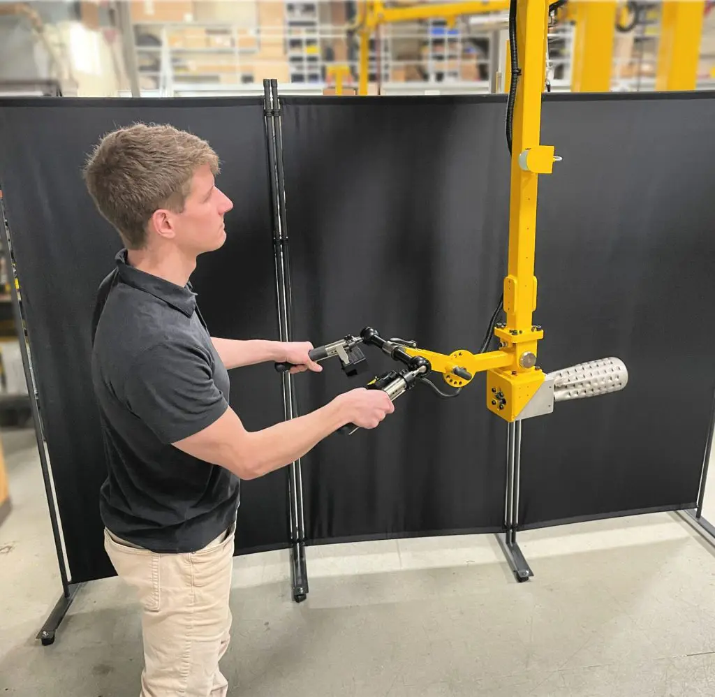 Smart Manipulator Arm for Flamethrower Tool - GCI