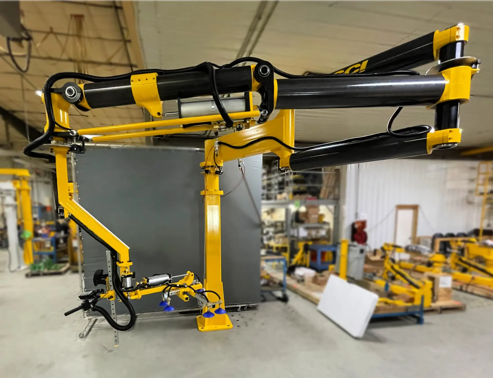 Manipulator Arm With a Refrigeration Panel Vacuum Gripper - GCI